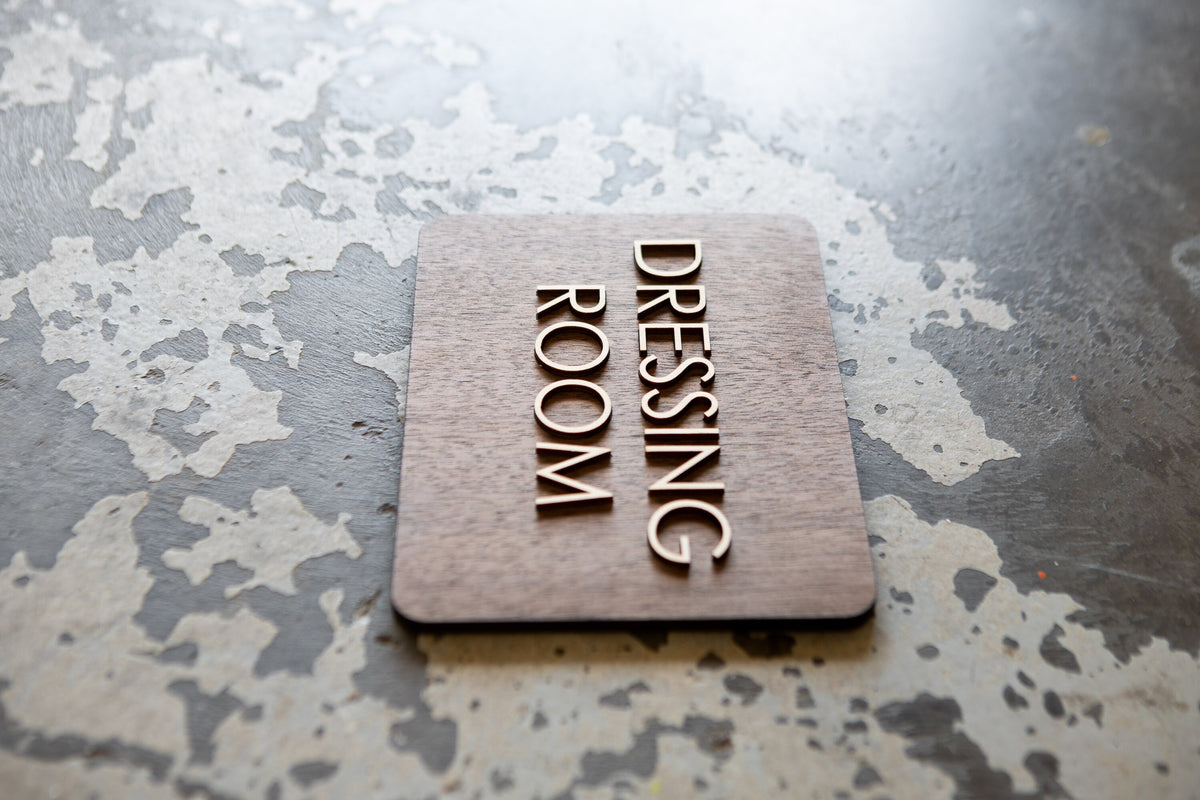 041 Dressing Changing Room Wood Sign – Gray Skunk Inc.